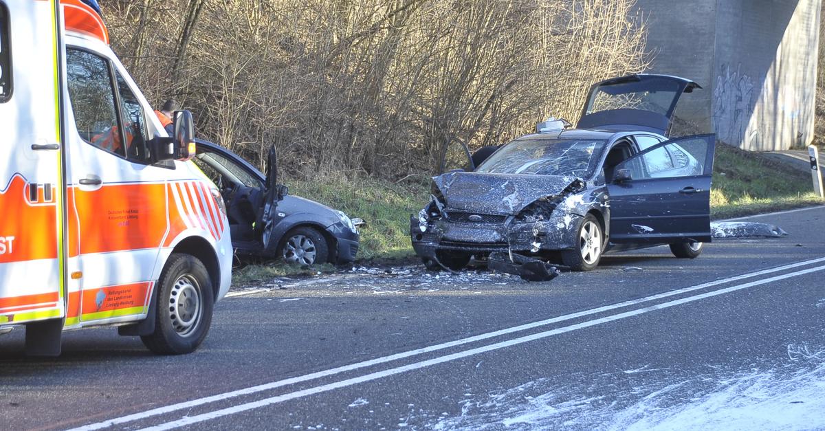 Acht Verletzte nach Unfall auf B54 bei Hadamar